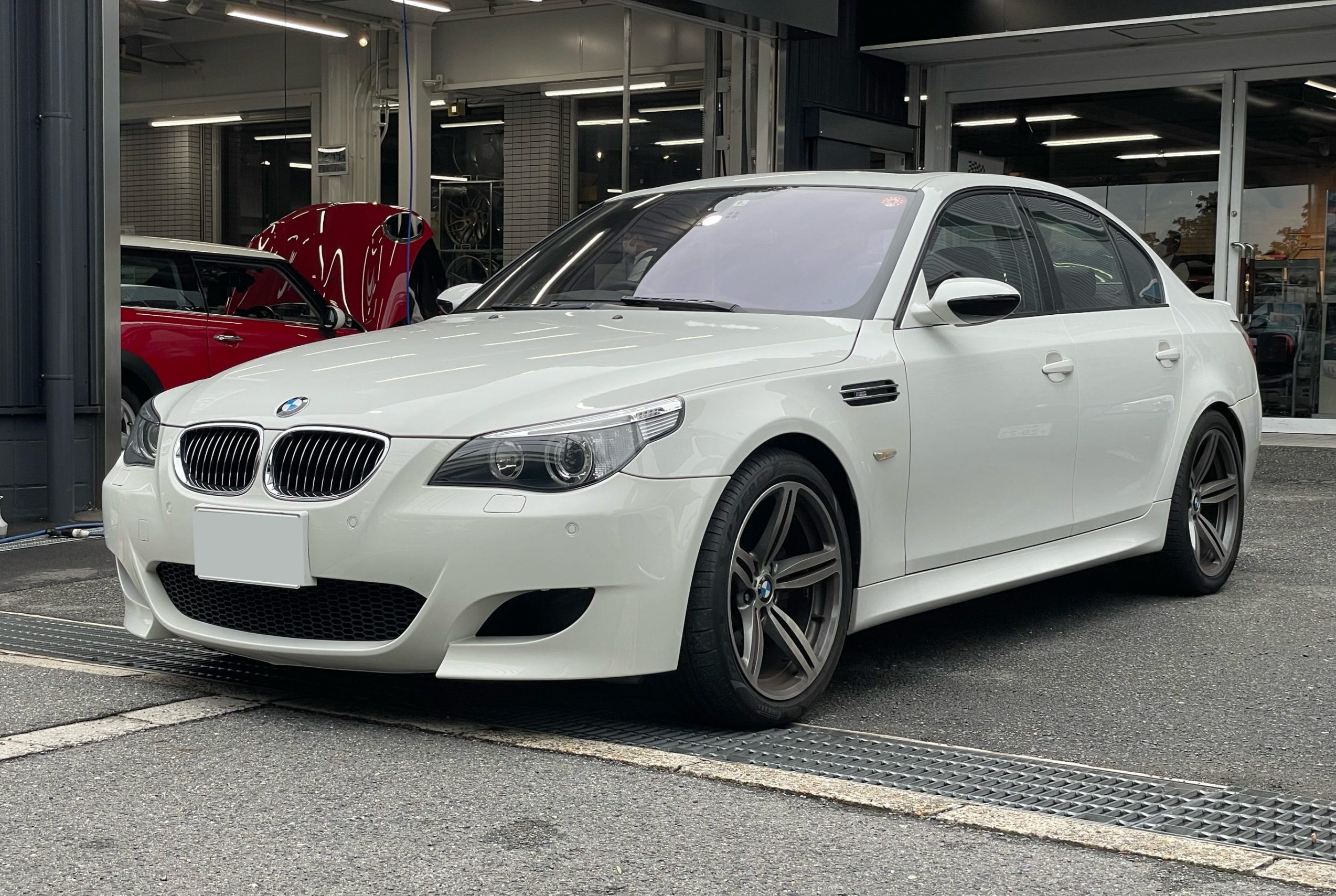 E60 M5 に Kreissieg Fast cat-back F1 sound valvetronic exhaust system ...
