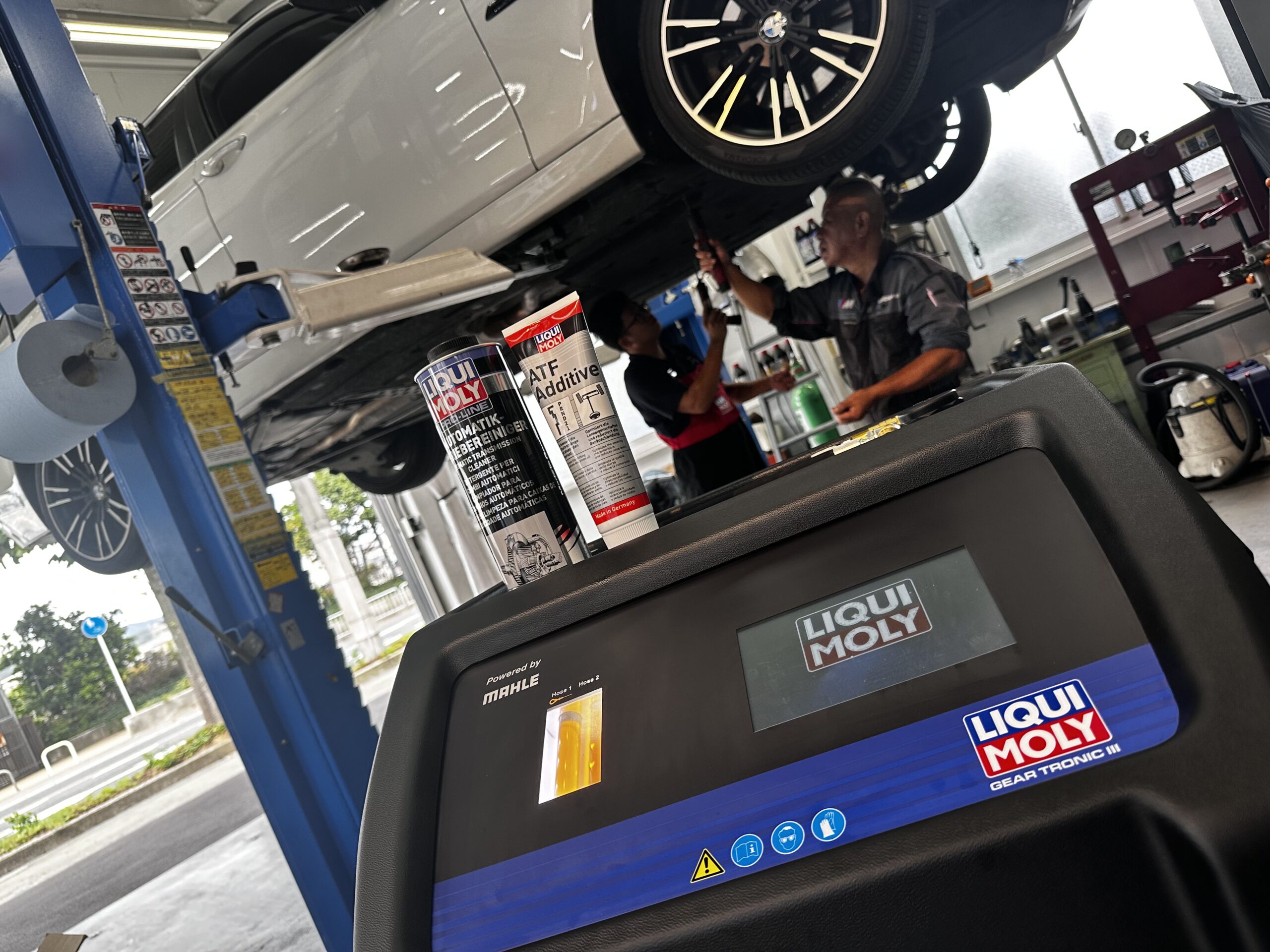 F11 523d Luxury に LIQUI MOLY GEAR TRONIC ⅢでATFクリーニング＆全量交換で積年の汚れともお別れです ...