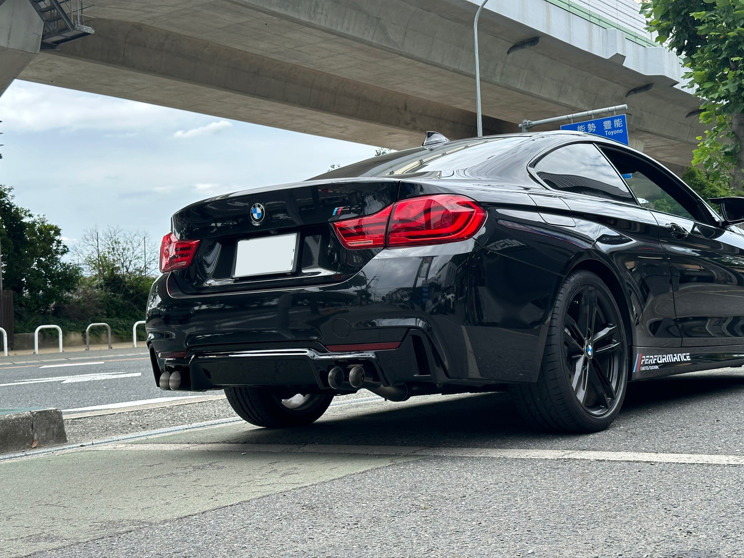 REMUS×Eibach×BILSTEIN展示イベントDAY1！F32 420i Msport LCI に REMUS Cataback ...