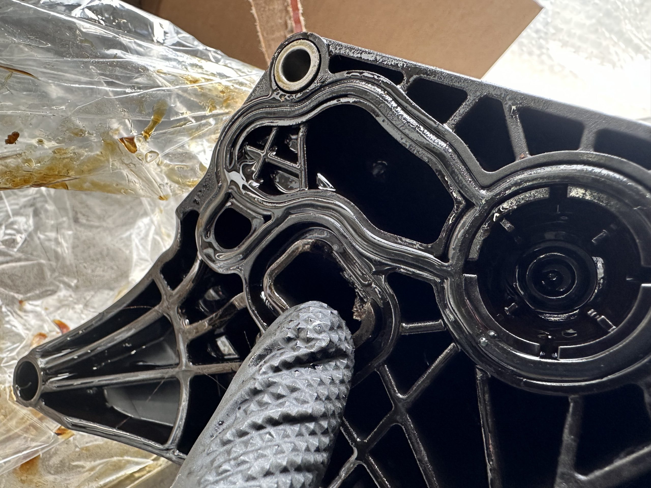 B38/48/58エンジンのオーナー様、オイルフィルターケース大丈夫ですか？LLC漏れ大量発生中！ - ALLZU Motorenbau ...